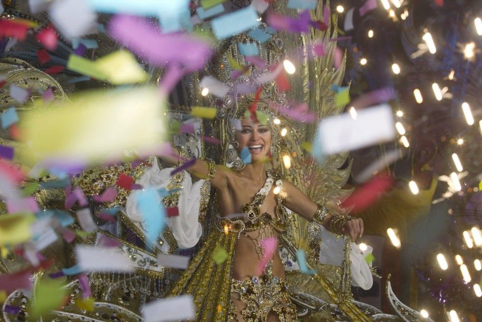 The Beautiful Spanish Queens of the Carnival of Santa Cruz de Tenerife ...