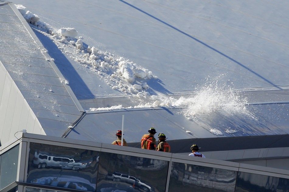 Cowboys Stadium Roof: Ice, Snow Cleared After Injuries (PHOTOS) | IBTimes