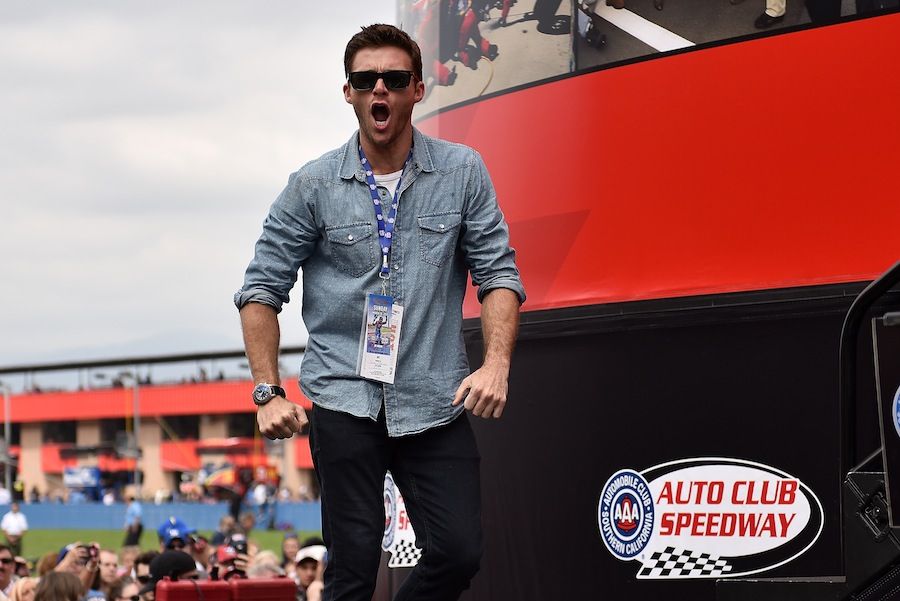 Scott Eastwood Kaitlin Olson, Wilmer Valderrama, Justin Hartley And ...