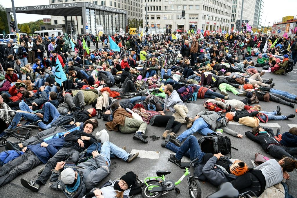 Extinction Rebellion Trains Berliners In Civil Disobedience | IBTimes