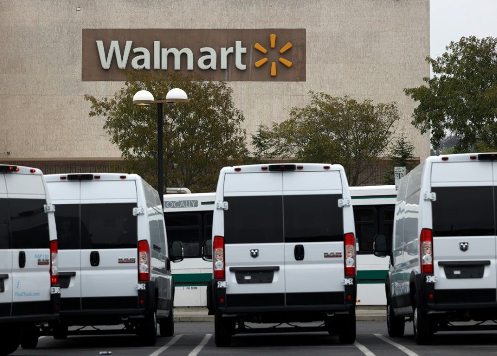 Walmart Reports Strong 4Q Sales Announces Some Wage Hikes Walmart Reports Strong 4Q Sales Announces Some Wage Hikes