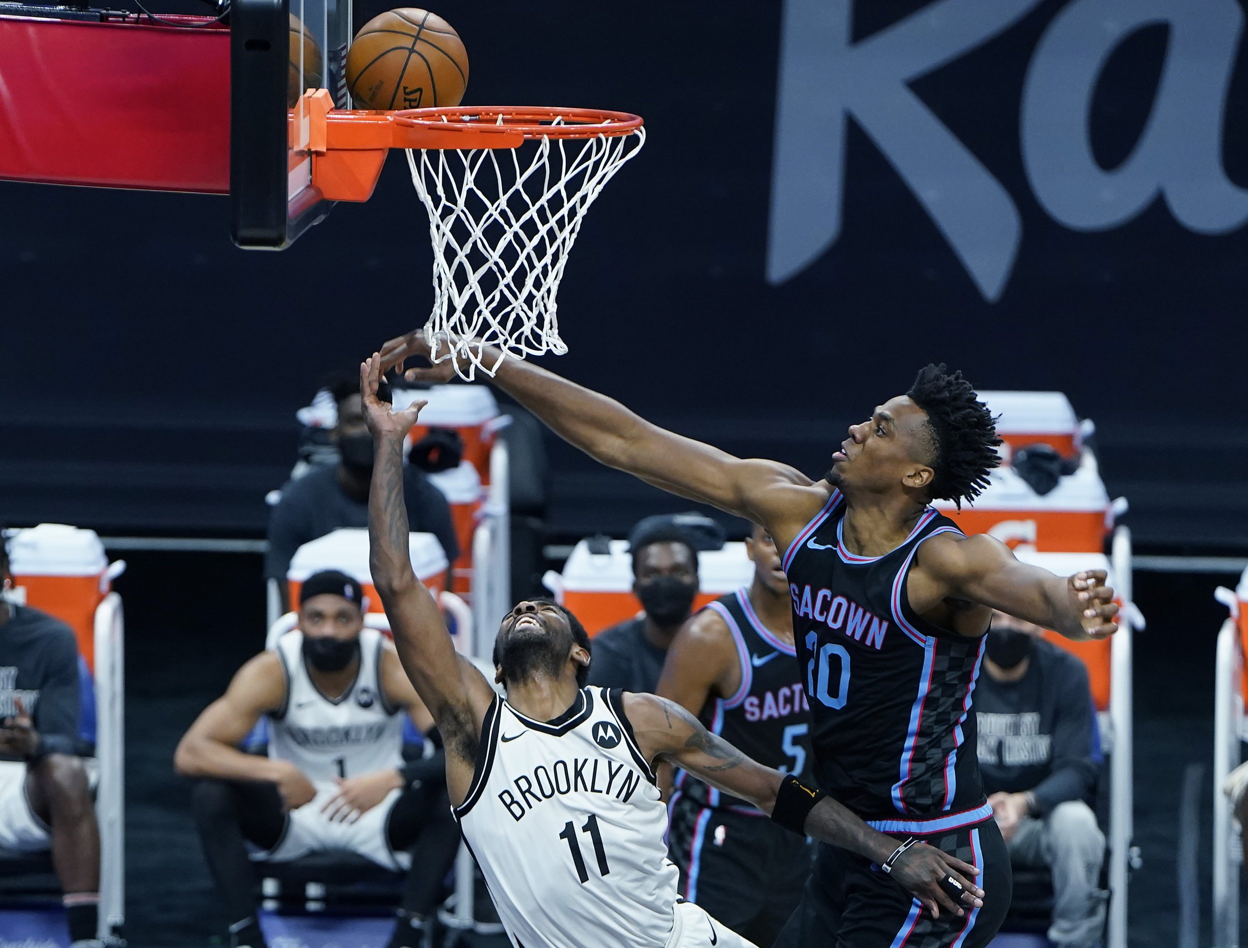 NBA Rumors: Lakers May End Up Getting Shot-Blocking Stalwart If ...