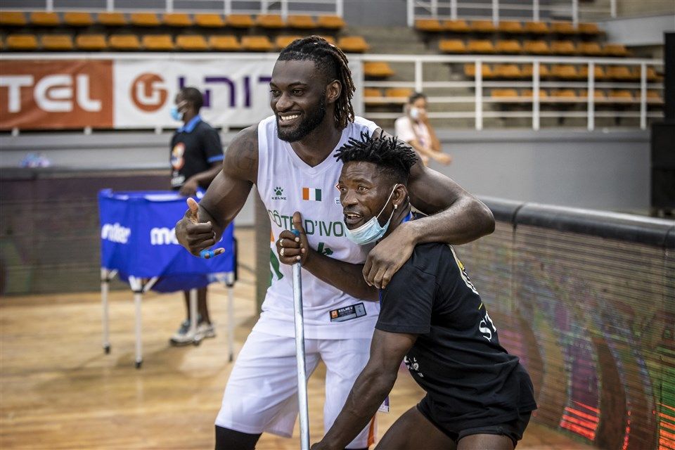 WATCH: Uber-Energetic FIBA Mop Boy Takes Basketball World By Storm ...