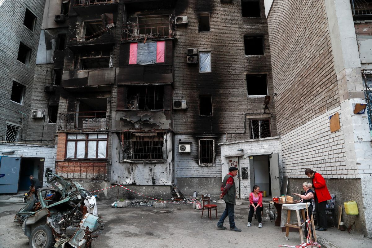 Mariupol Siege Appears Over As Ukrainian Defenders Emerge From Ruins ...