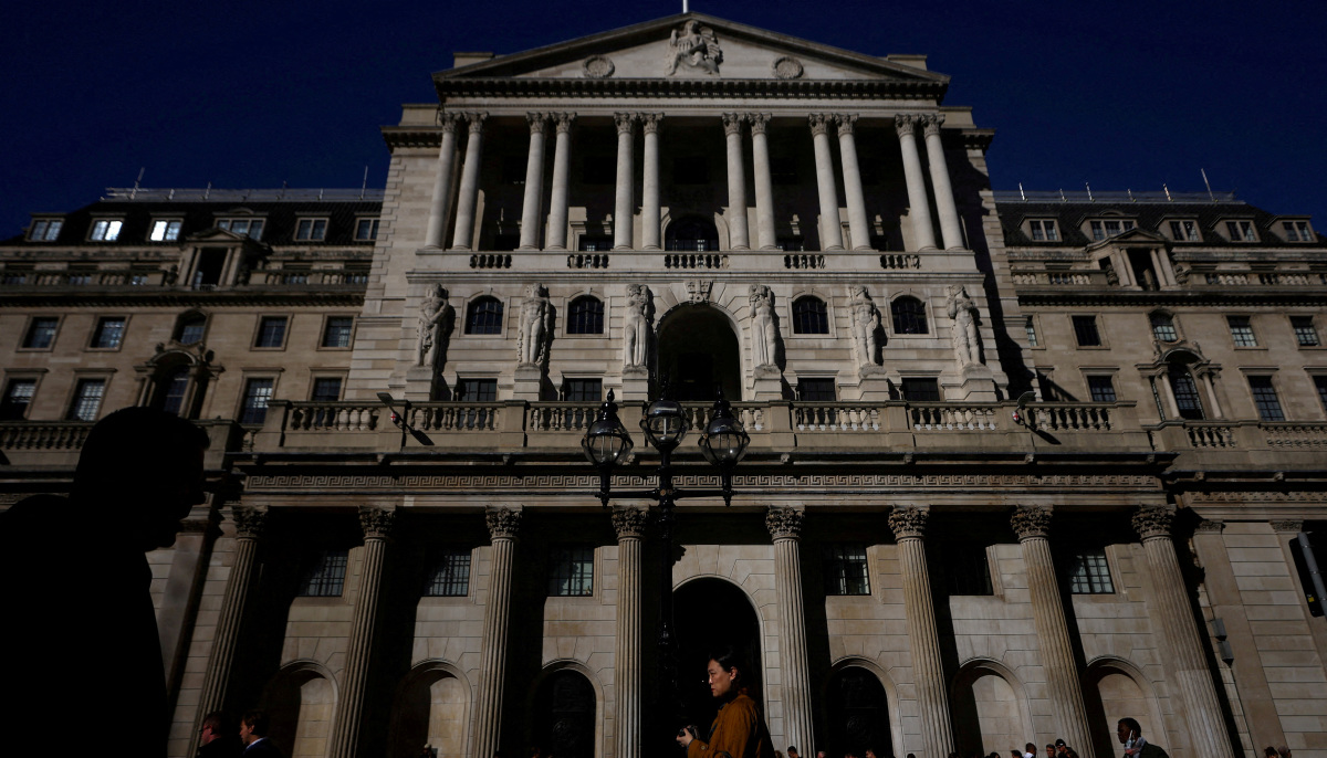 Explainer-Why Is The Bank Of England Selling Government Bonds? | IBTimes