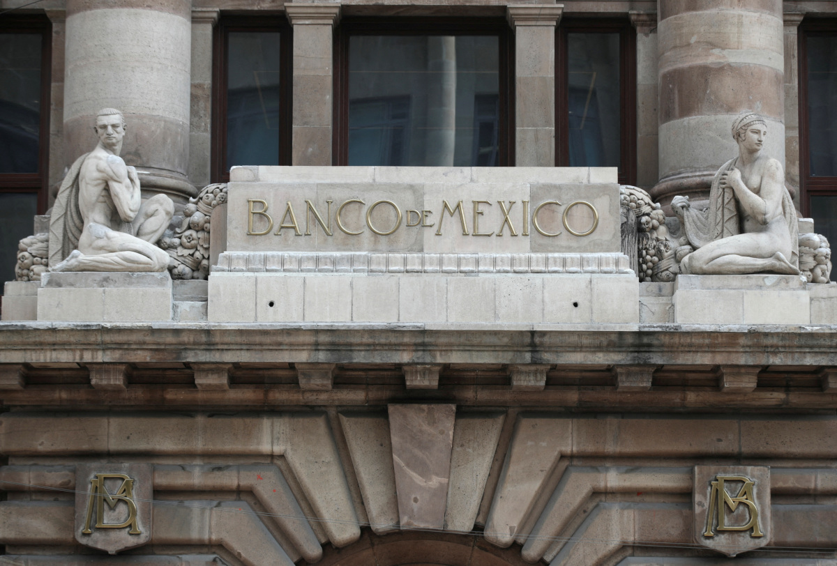 Split Bank Of Mexico Raises Rate To Record 10%, Leaves Door Open To ...