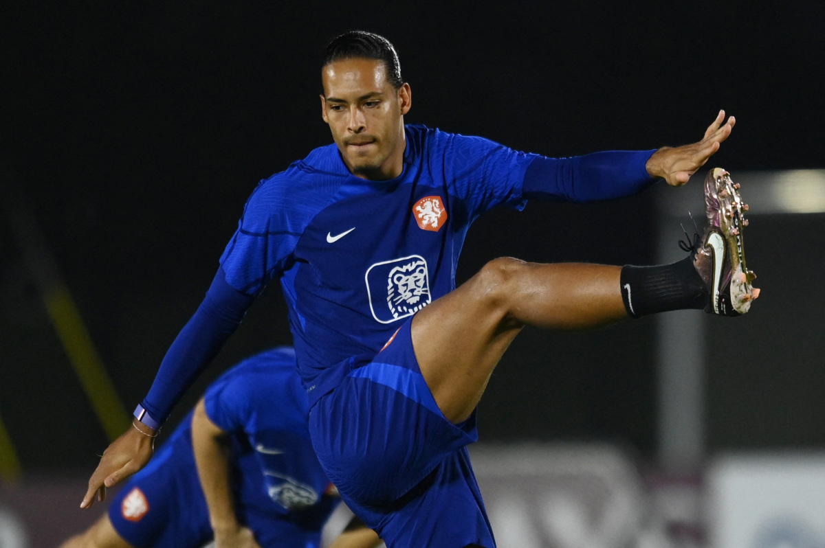 Soccer-Dutch Skipper Van Dijk Dodges Messi Questions | IBTimes