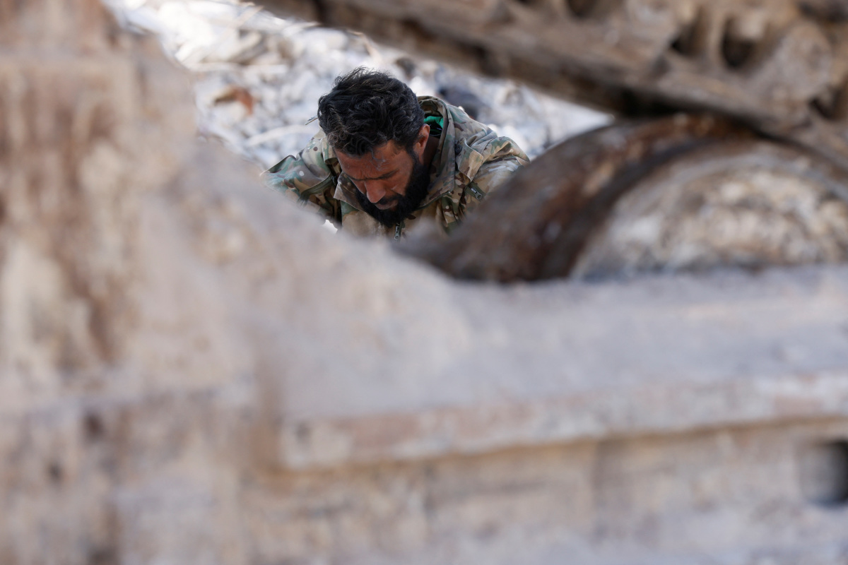 In War-torn Idlib, Syrians Pick Up Pieces Alone After Earthquake | IBTimes