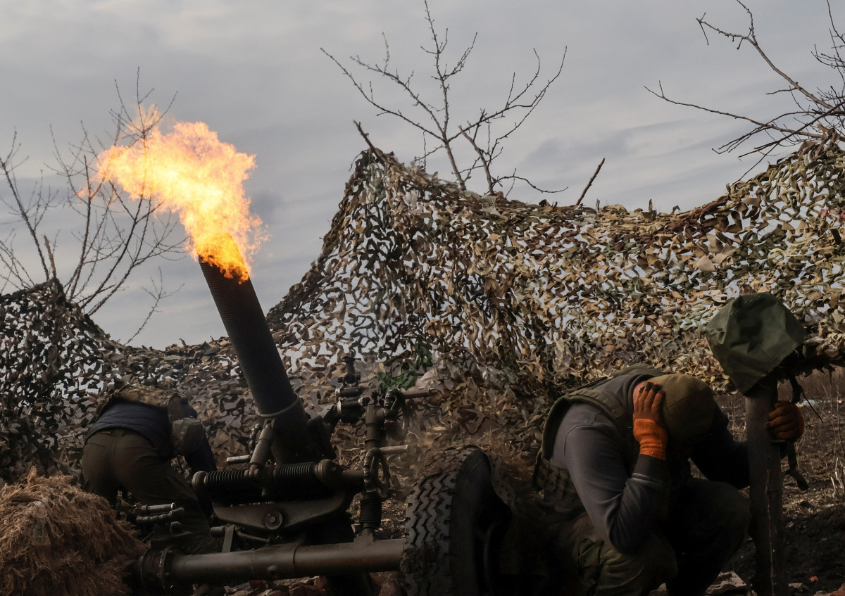 Mortars, Artillery And Small Arms Fire As Battle For Bakhmut Rages ...