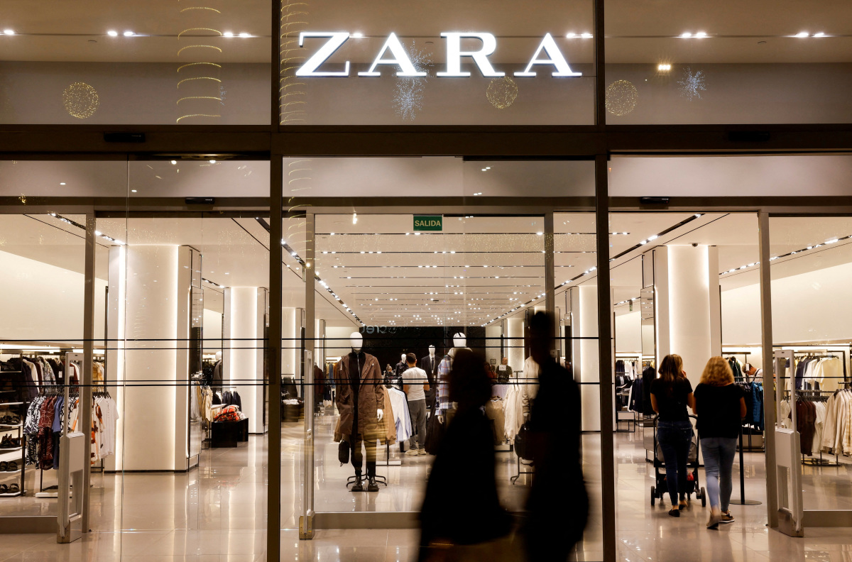In The Background, Inditex Heiress Sets Tone For Zara Revamp | IBTimes