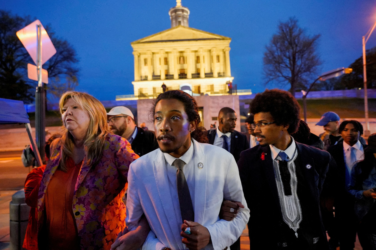 Nashville-area Board May Send Expelled Tennessee Lawmaker Back To ...