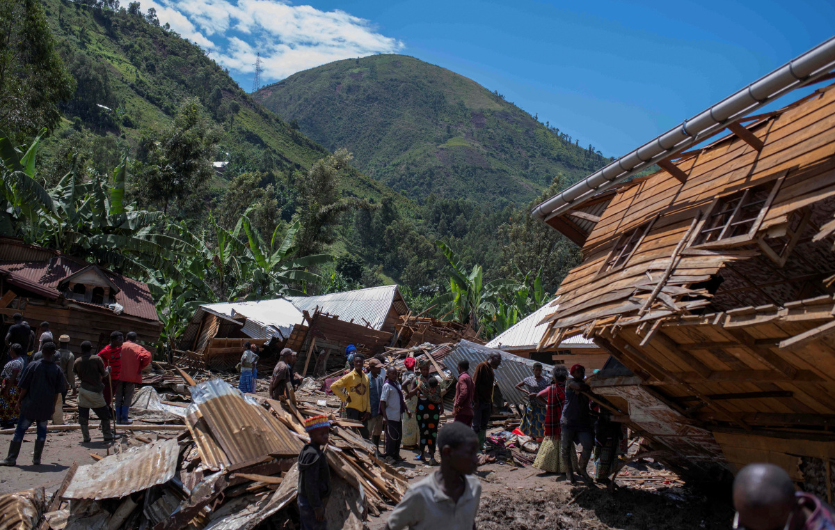 Congo Flood Victims Buried En Masse As Death Toll Rises Above 400 | IBTimes