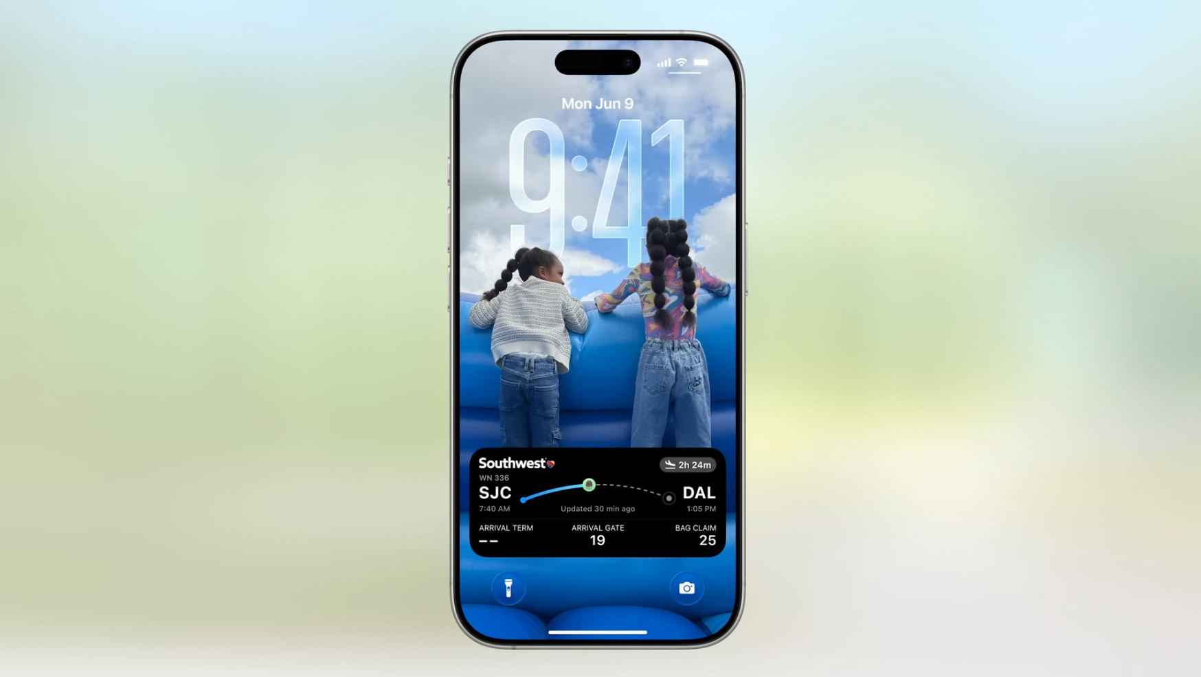 Apple Wallet's iOS 26 Boarding Passes Now Supported by United Airlines ...