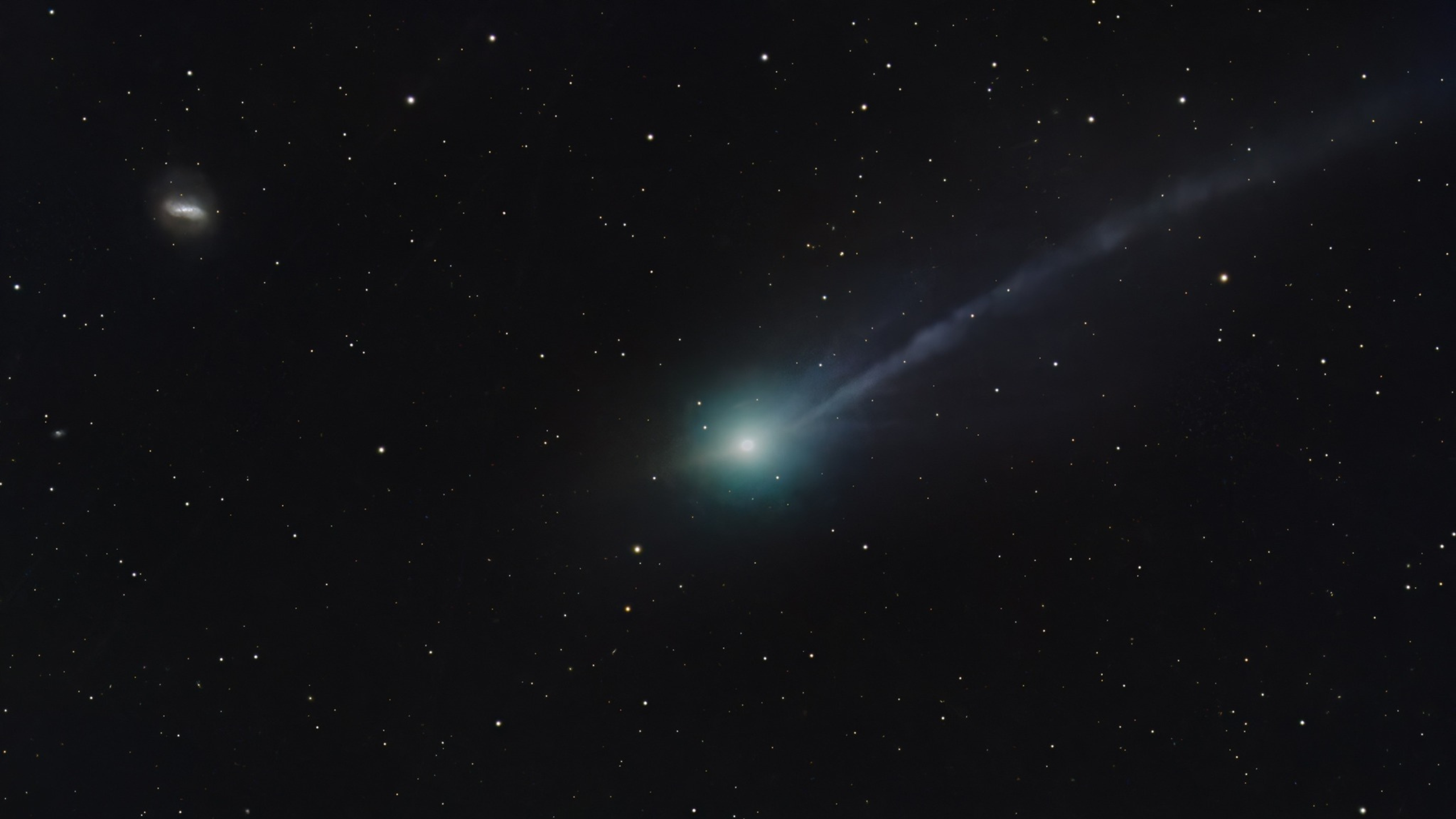 Interstellar Comet 3I/ATLAS Stuns Astronomers as New Photos Reveal Giant Anti-Tail Jets ...