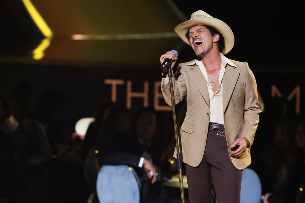 Bruno Mars Announces New Album Is Done, First Solo Record Since 24K ...
