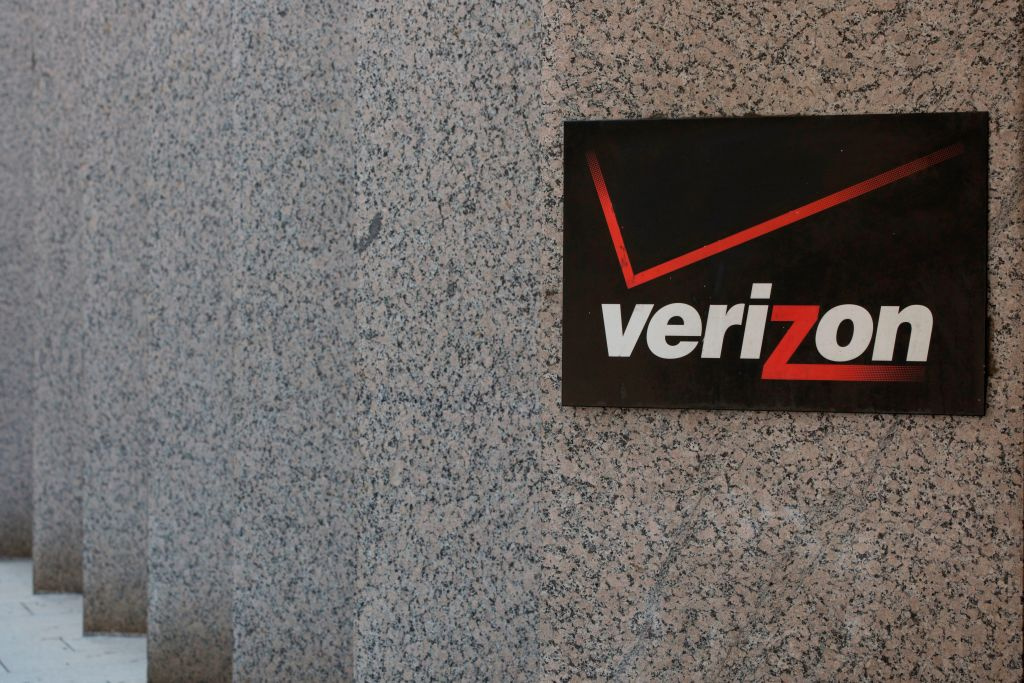 Verizon Confirms Widespread Outage, Engineers Working to Restore ...